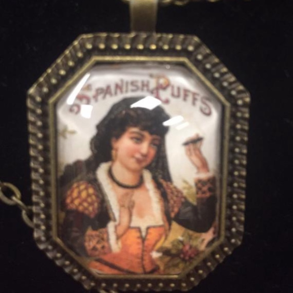 Cigar Label Necklace Spanish Puffs - Gem